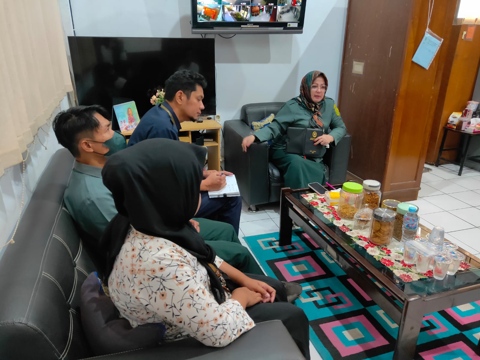 Rapat Tindak Lanjut Internal Sub Bagian Kepegawaian dan Ortala ... Rapat Tindak Lanjut Internal Sub Bagian Kepegawaian dan Ortala ...